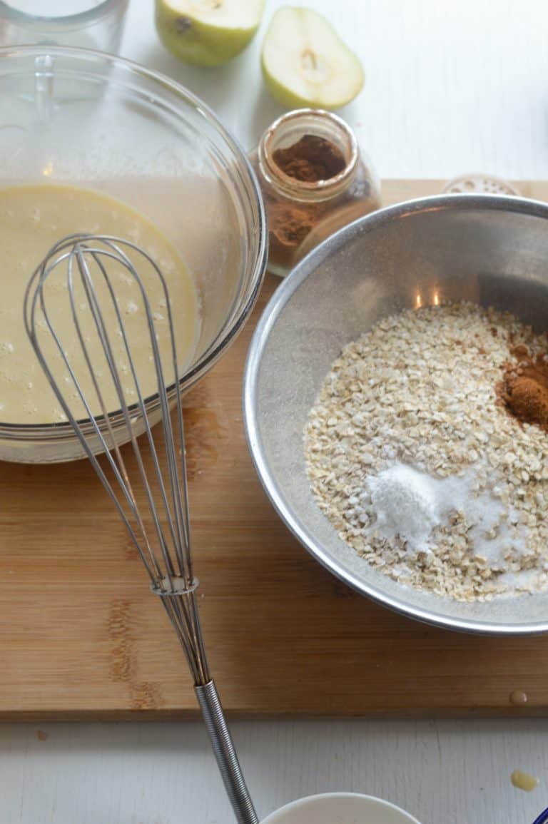 Easy Pear Oatmeal Bake - Nourished by Nic